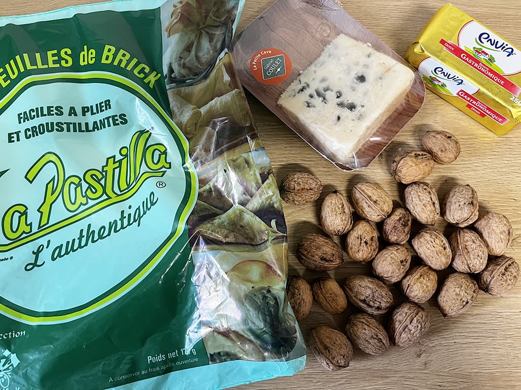 Filodeeg bonbons met kaas en walnoten