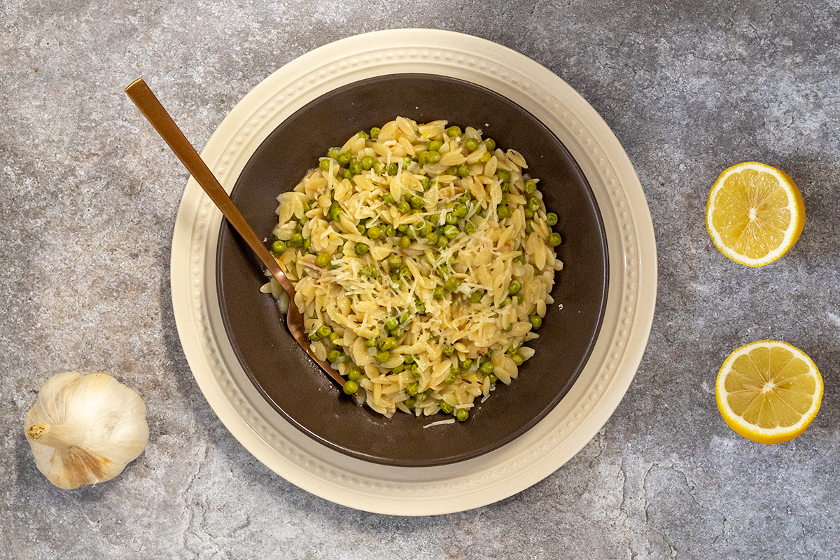 Orzo risotto met erwtjes
