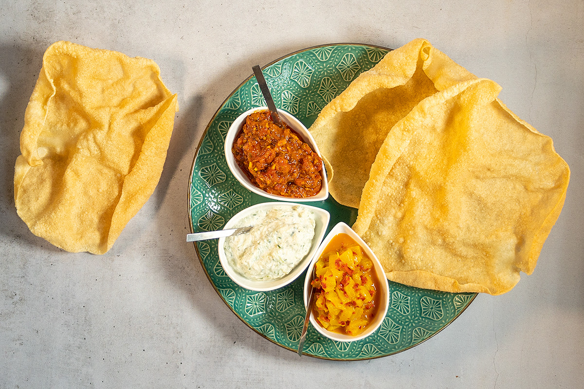 Papadum dips met 3 Indiase basissauzen