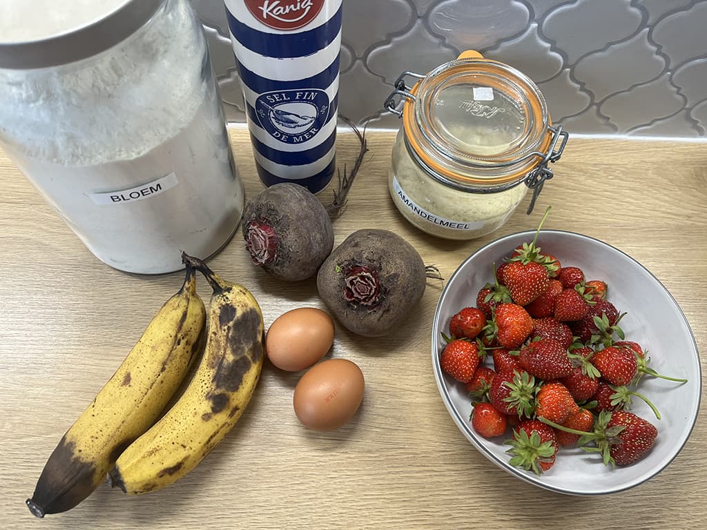 Rode bieten pannenkoeken