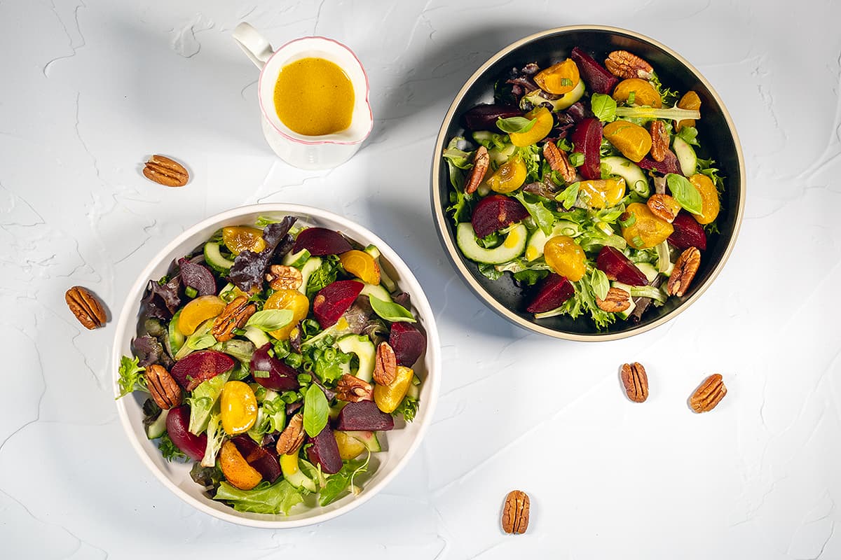 Rode bieten salade met pruimen