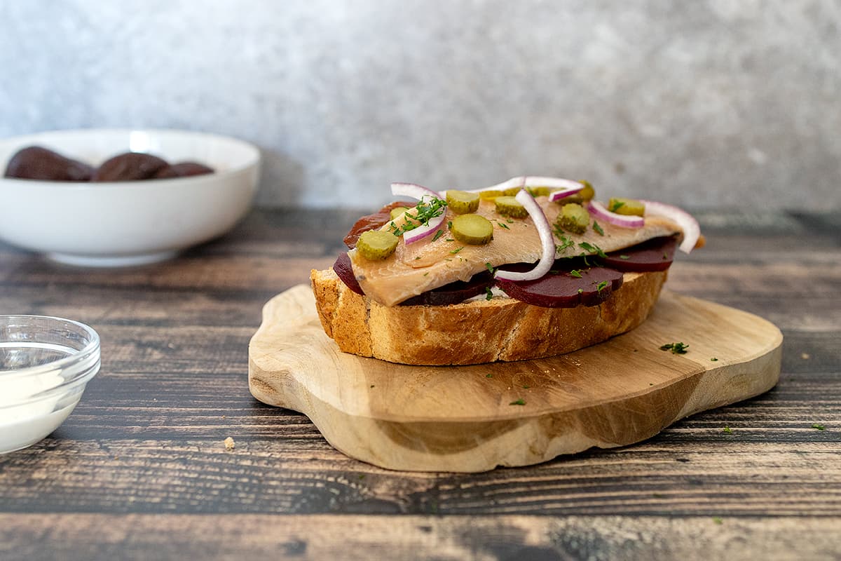 Broodje spekbokking - een luxe broodje gerookte haring