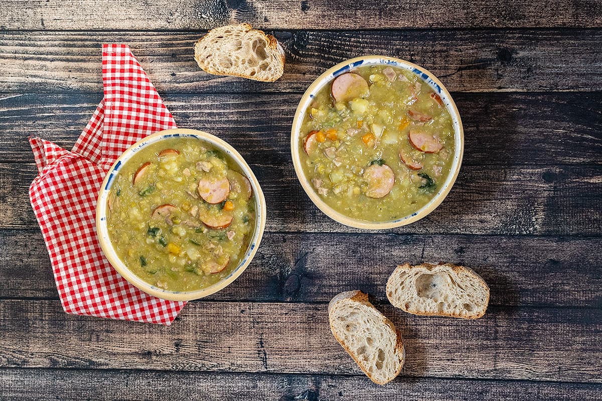 Erwtensoep met rookworst - makkelijk en traditioneel