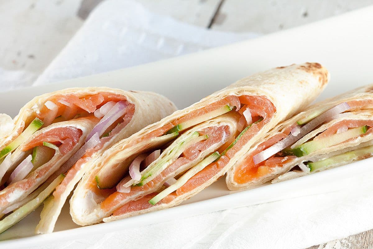 Wraps met gerookte zalm en roomkaas - simpel recept