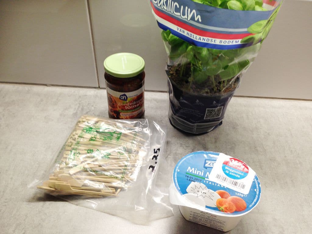 Mini mozzarella tapas prikkers